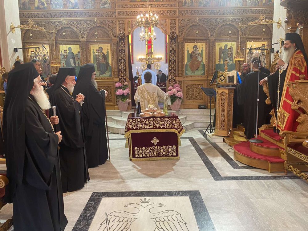 Εσπερινός Ονομαστηρίων Μητροπολίτη Λαρίσης Ιερωνύμου • Adologala.gr ...