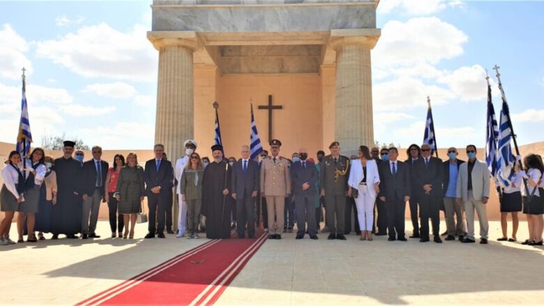 Ο Αιγυπτιώτης Ελληνισμός έκλινε ευλαβικά το γόνυ στους νεκρούς της ...