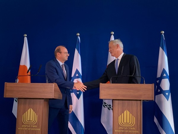 Επίσημη επίσκεψη του Υπουργού Άμυνας στο Ισραήλ Κύπρος • Adologala.gr ...