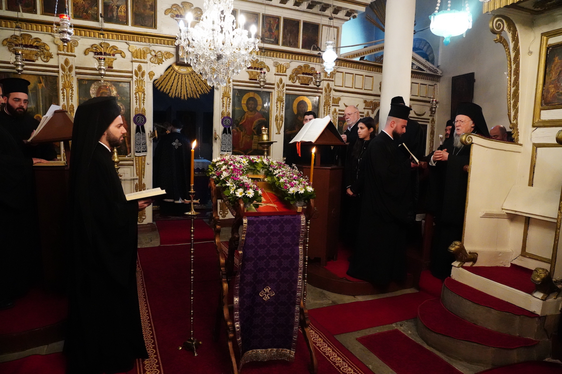 Η Ακολουθία του Νυμφίου στην Ευαγγελίστρια των Αγριδίων Οικουμενικό ...