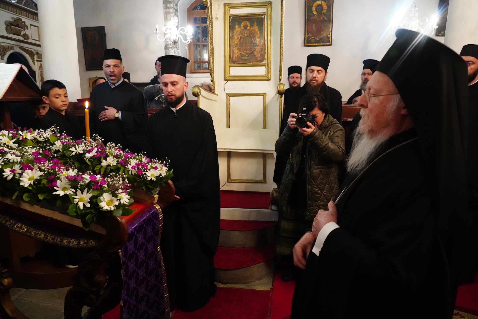Η Ακολουθία του Νυμφίου στην Ευαγγελίστρια των Αγριδίων Οικουμενικό ...