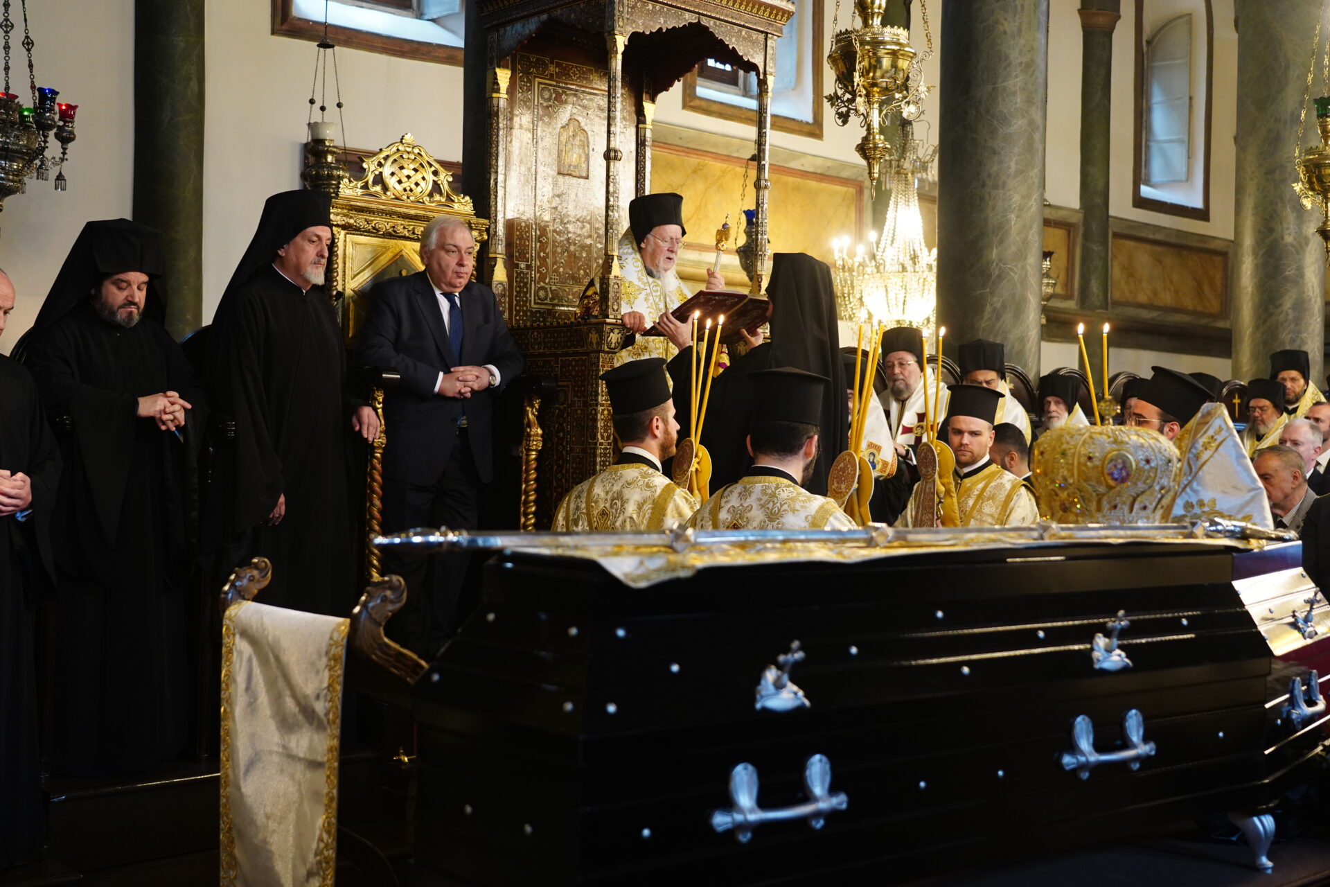Φανάρι: Η κηδεία του Μητροπολίτη Γέροντος Νικομηδείας κυρού Ιωακείμ ...