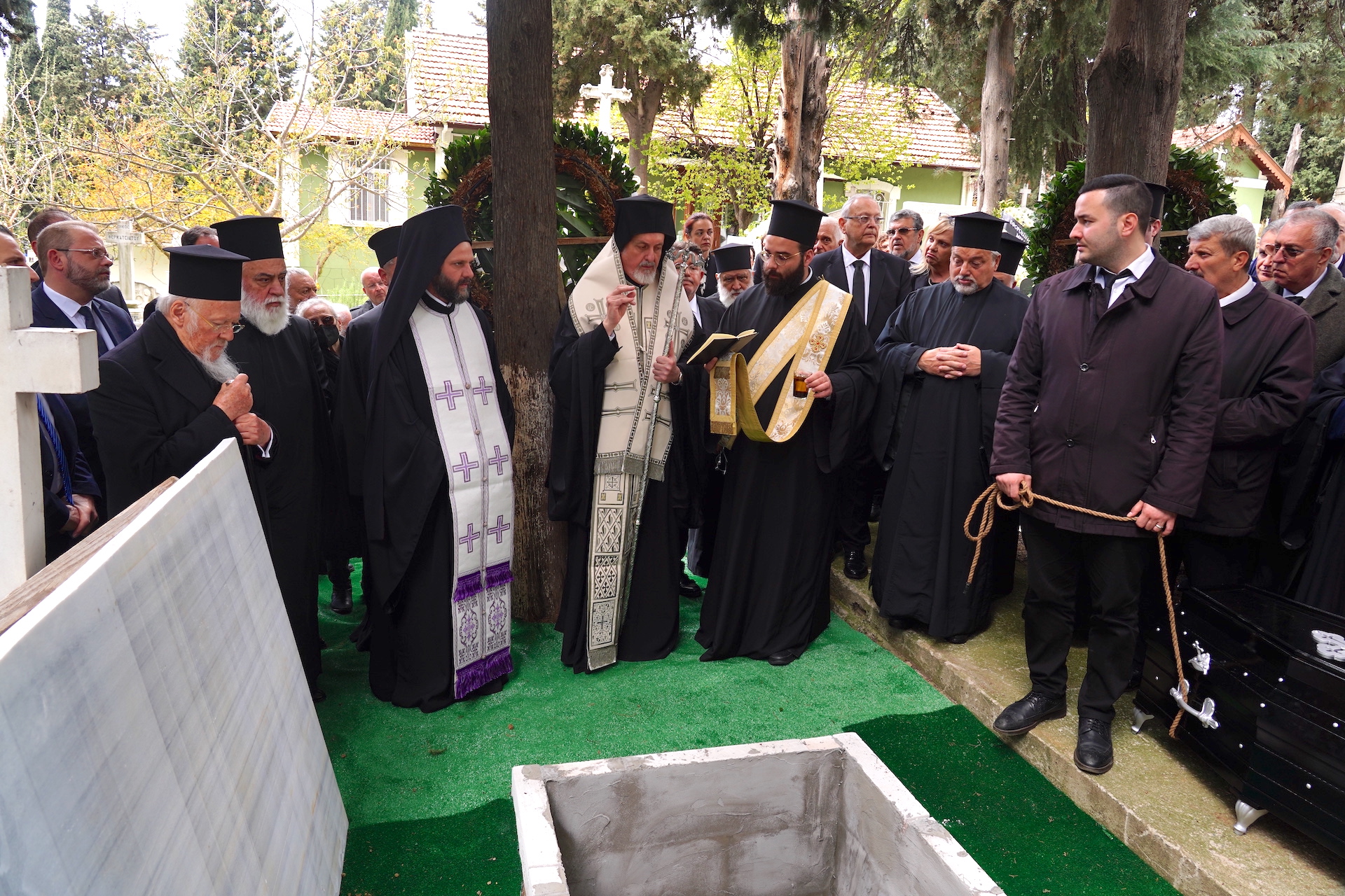 Φανάρι: Η κηδεία του Μητροπολίτη Γέροντος Νικομηδείας κυρού Ιωακείμ ...