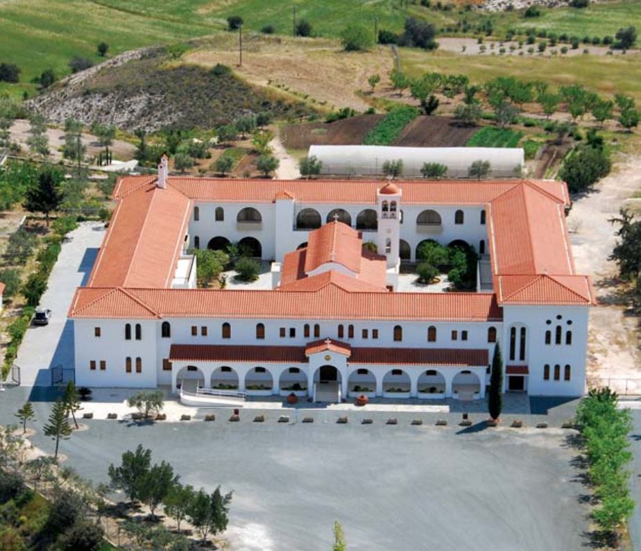 Ο Επίσκοπος Μεσαορίας Γρηγόριος στην Ιερά Μονή Θεοτόκου στα Καμπιά ...