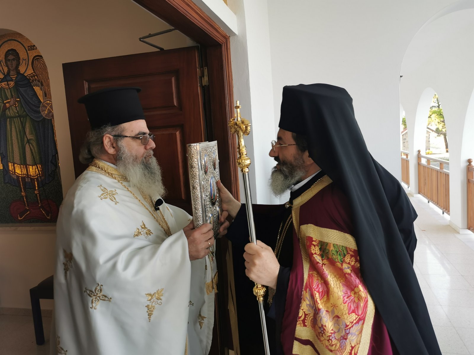 Ο Επίσκοπος Μεσαορίας Γρηγόριος στην Ιερά Μονή Θεοτόκου στα Καμπιά ...