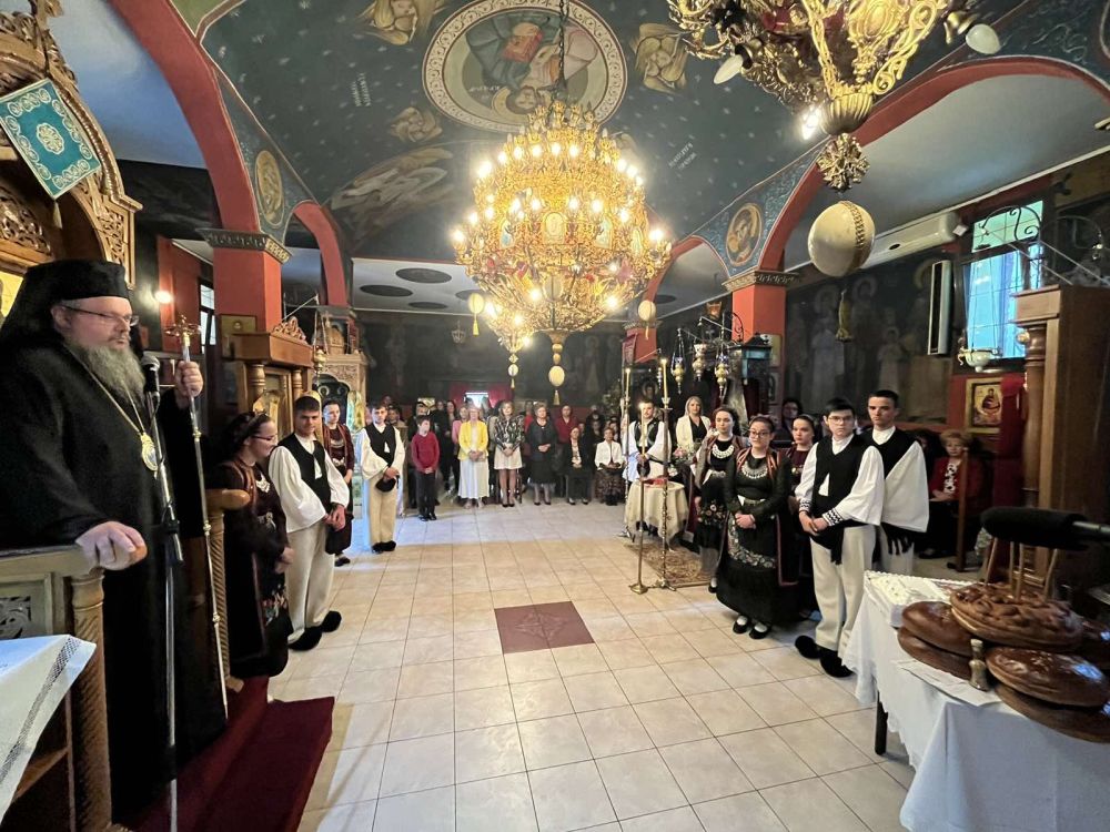 Ο Εσπερινός της Ανακομιδής των Λειψάνων του Αγίου Αθανασίου στο ...