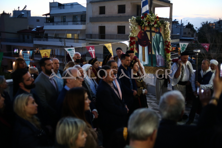 Αθήνα: Η Λιτάνευση της Εικόνας των Αγίων Τιμοθέου και Μαύρας ...