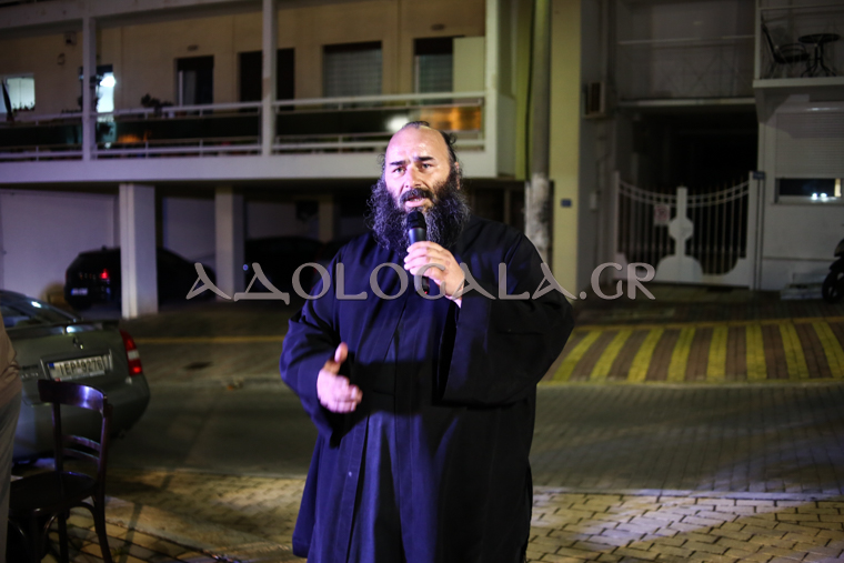Αθήνα: Η Λιτάνευση της Εικόνας των Αγίων Τιμοθέου και Μαύρας ...