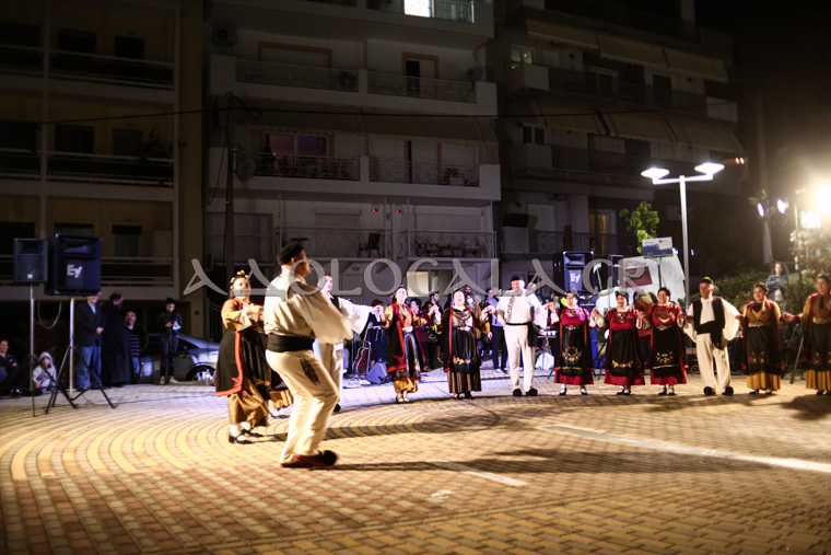 Αθήνα: Η Λιτάνευση της Εικόνας των Αγίων Τιμοθέου και Μαύρας ...