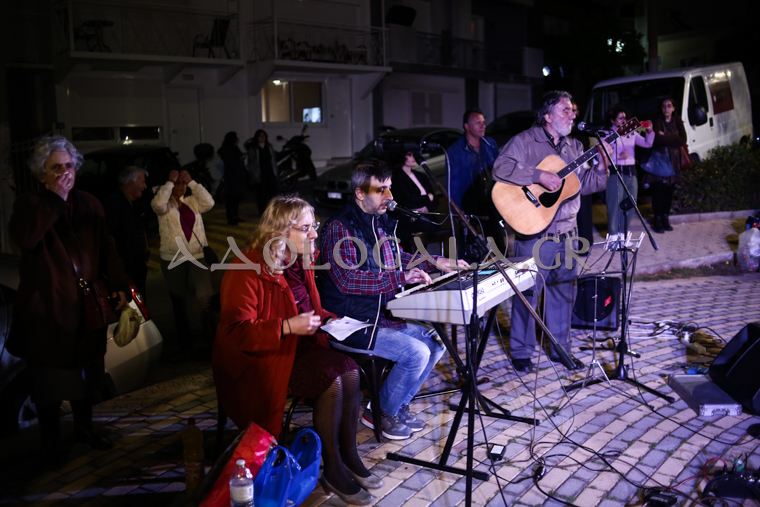 Αθήνα: Η Λιτάνευση της Εικόνας των Αγίων Τιμοθέου και Μαύρας ...