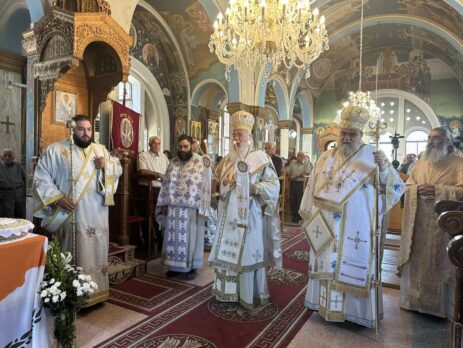 Συλλείτουργο Αρχιεπισκόπου Κύπρου και Μητροπολίτη Ταμασού στα Καμπιά ...