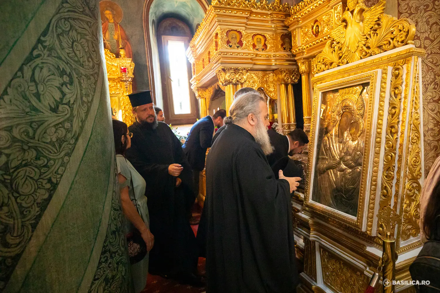 Επίσκεψη του Μητροπολίτη Κιτίου Νεκτάριου στο Βουκουρέστι Τοπικά Νέα ...