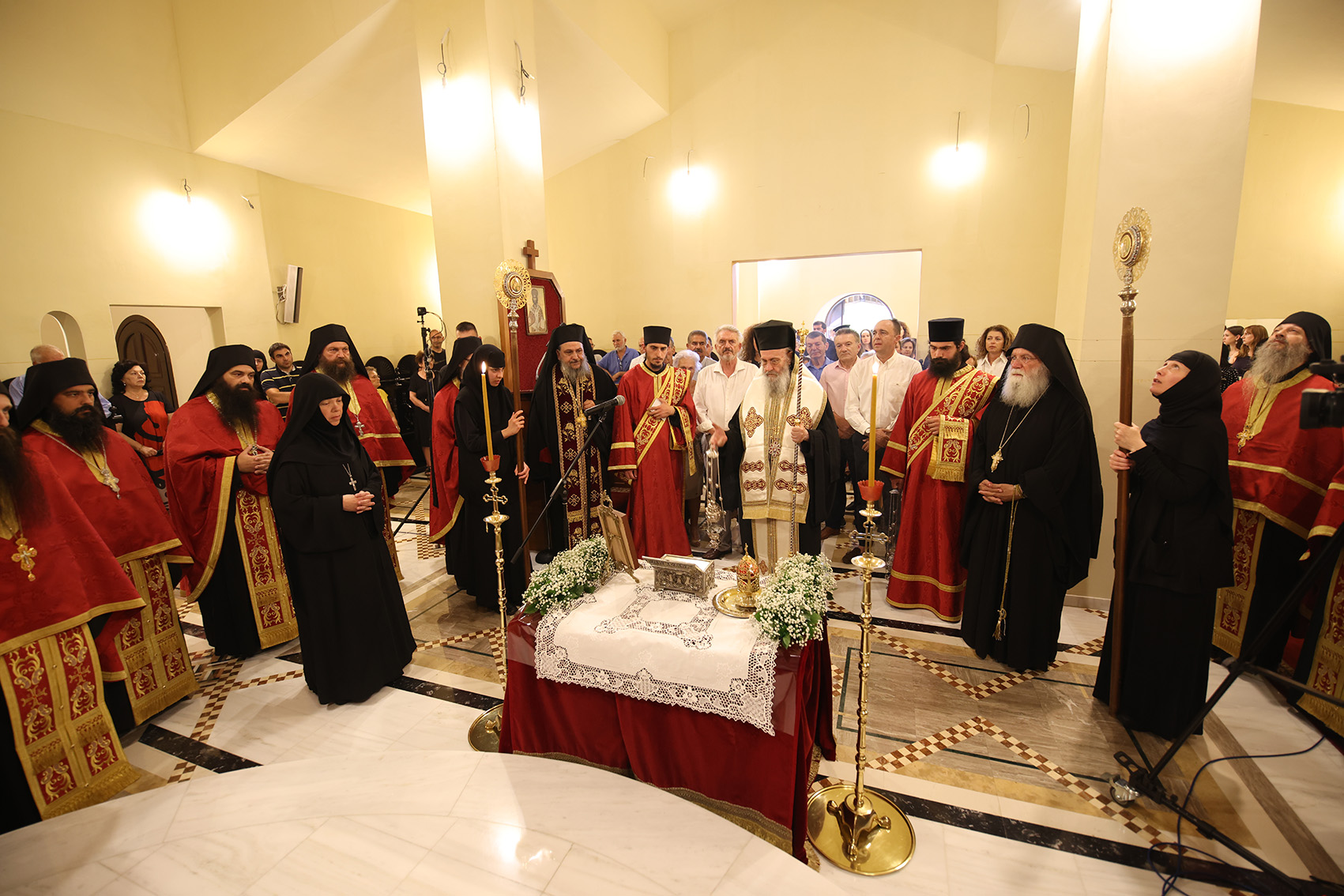 Τα Ιερά Λείψανα των Αγίων Νεοφανών Μαρτύρων Ραφαήλ, Νικολάου και ...