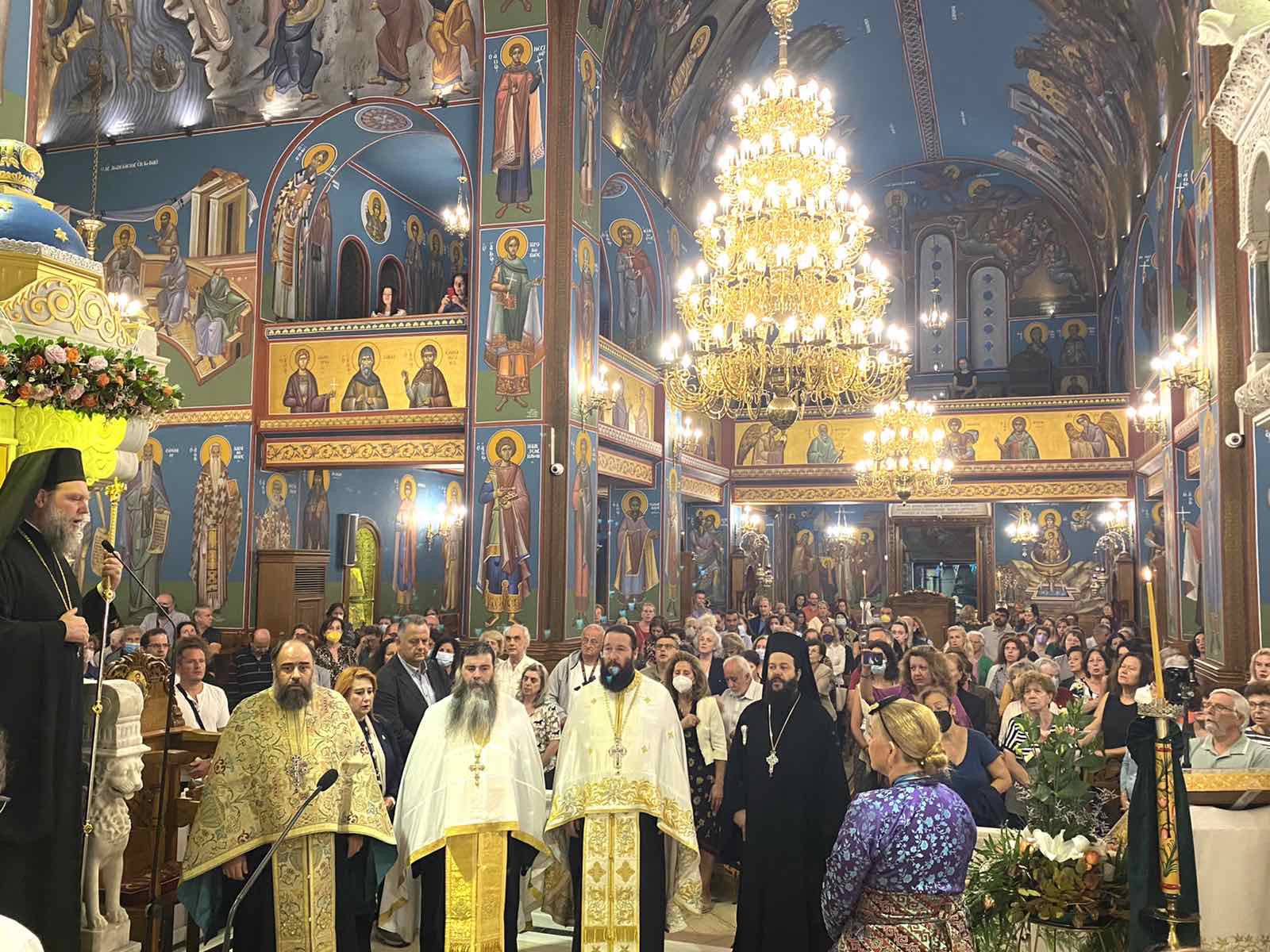 Αρχιερατικός Εσπερινός Μητροπολιτικού Ναού Αγίων Ιαματικών Αναργύρων ...