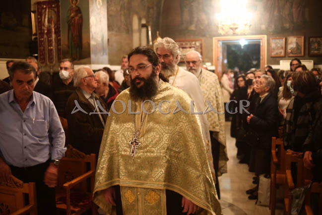 Ο Επίσκοπος Φωτικής Νεκτάριος στον εσπερινό του Αγίου Σάββα στο ...