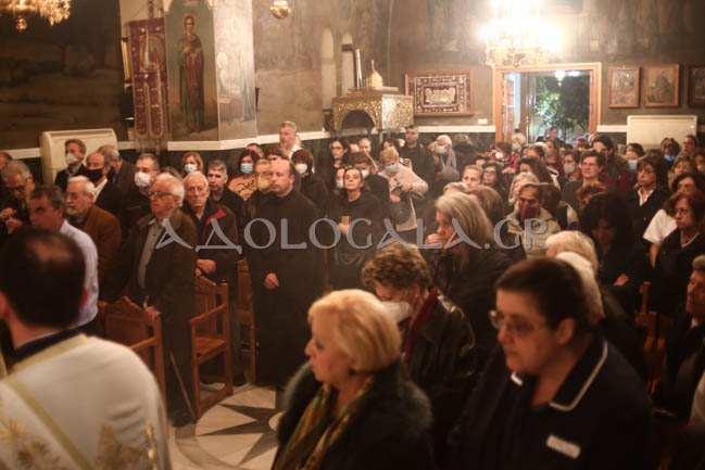Ο Επίσκοπος Φωτικής Νεκτάριος στον εσπερινό του Αγίου Σάββα στο ...