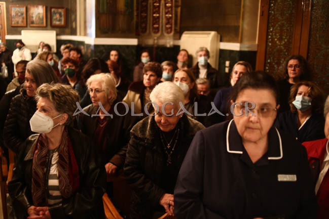 Ο Επίσκοπος Φωτικής Νεκτάριος στον εσπερινό του Αγίου Σάββα στο ...