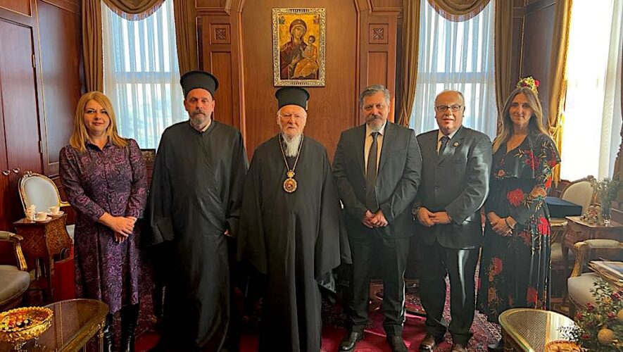 Ο Οικουμενικός Πατριάρχης δέχθηκε το νέο Δ.Σ. του Εκπαιδευτικού και ...
